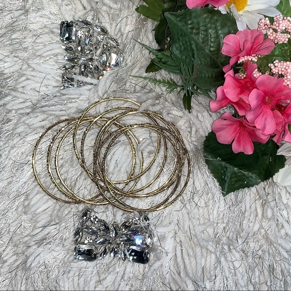 Jewelry | Gold Sparkly Bangle Set | Poshmark